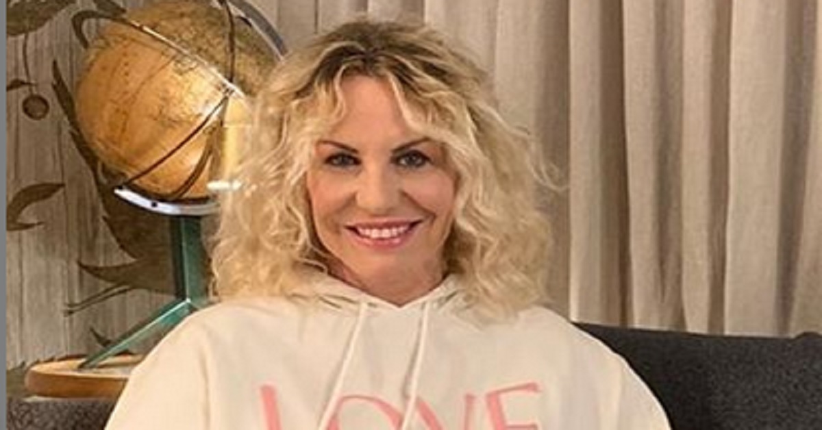 Lo scatto social senza trucco di Antonella Clerici.